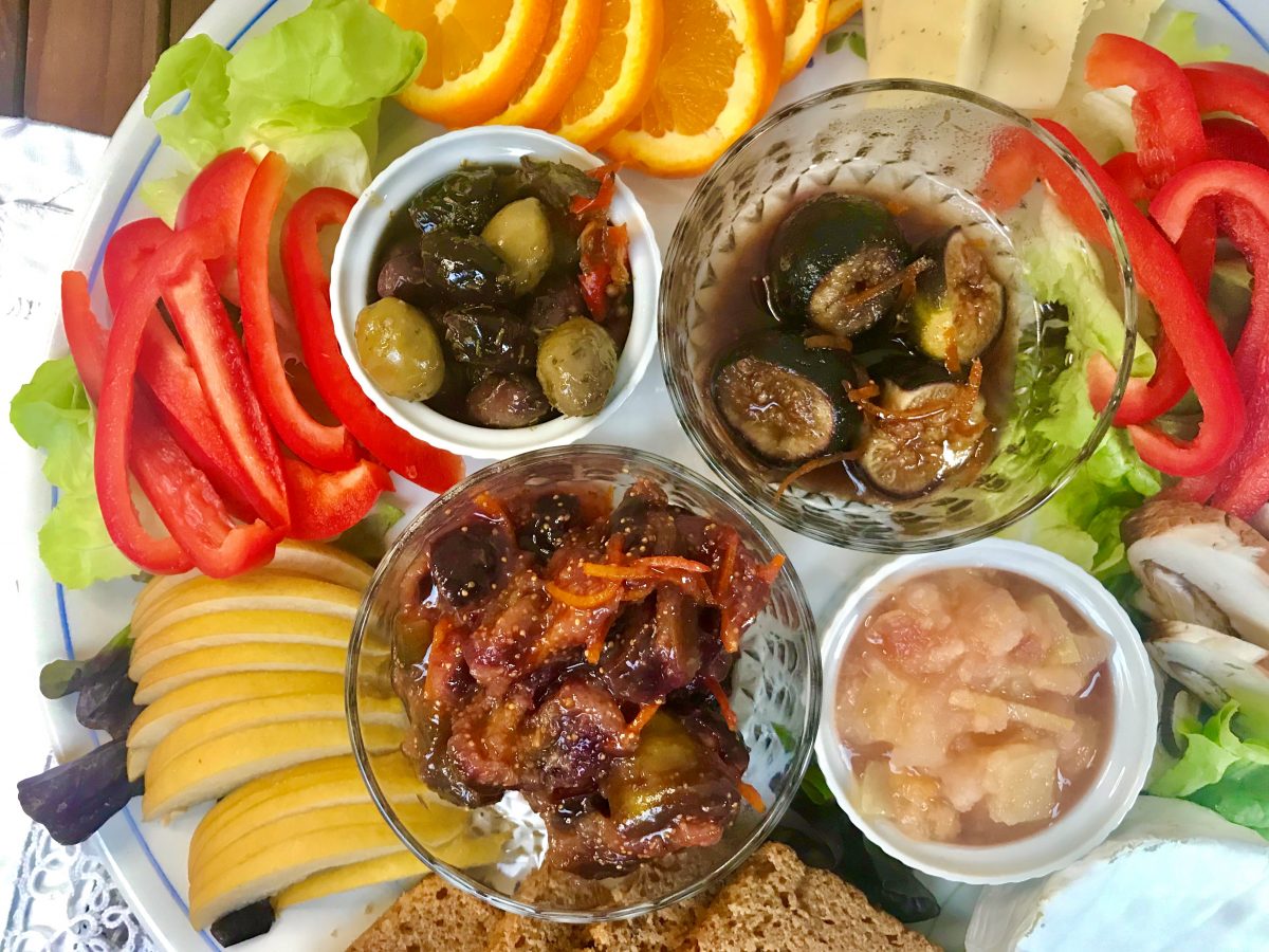 Autumn Pear-Ginger Compote - An Italian dish