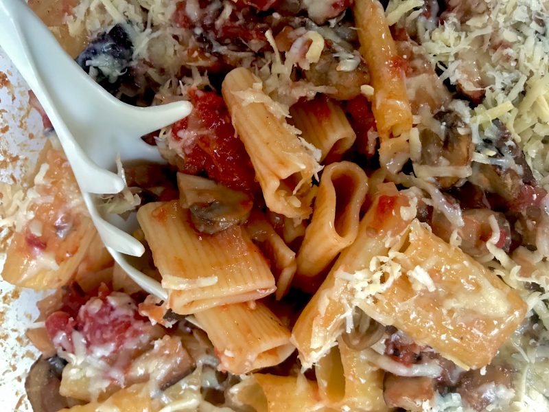 Cheesy Vegetarian Rigatoni and Mushrooms - An Italian dish